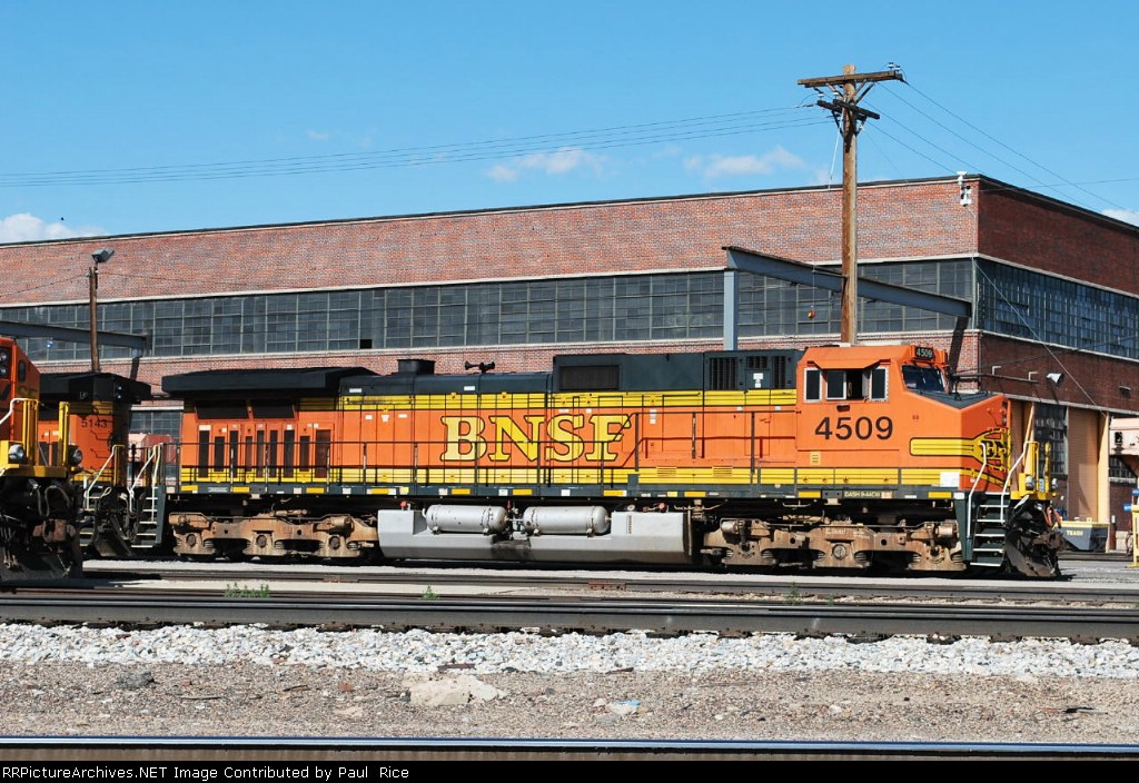 BNSF 4509